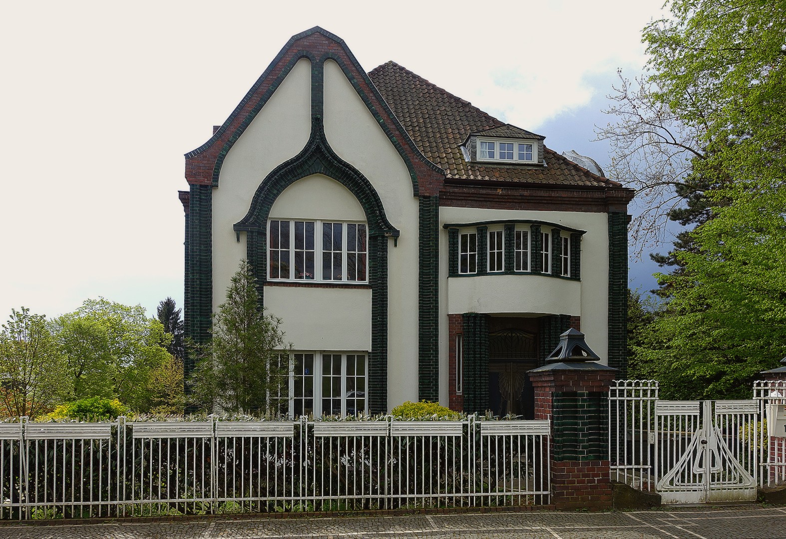 Der Autodidakt baute sich seine Villa auf der Mathildenhöhe einfach ...